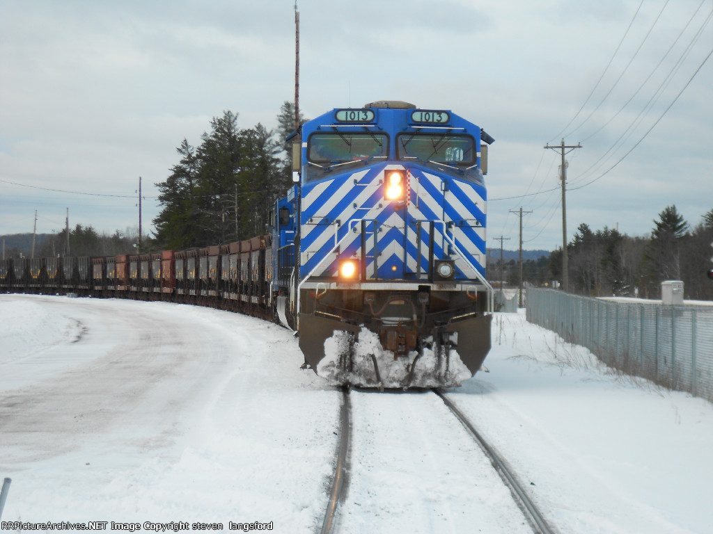 1013 Shoving Back Into The Yard